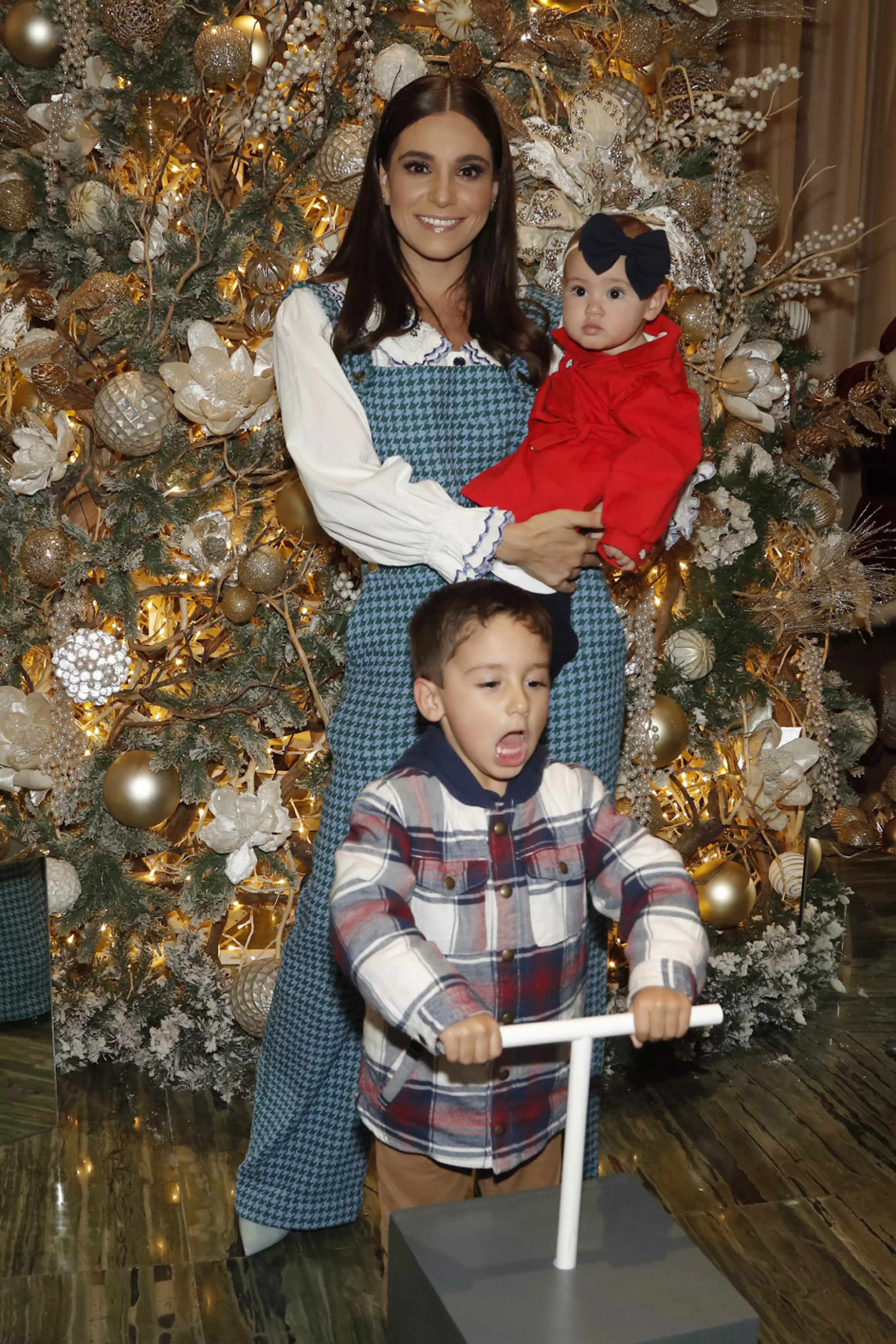 Isa Valero y Horacio Pancheri en la Navidad del St. Regis