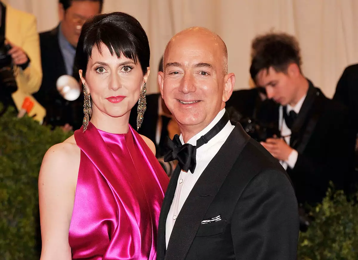 ¿Quién es MacKenzie Scott, la ex esposa de Jeff Bezos?