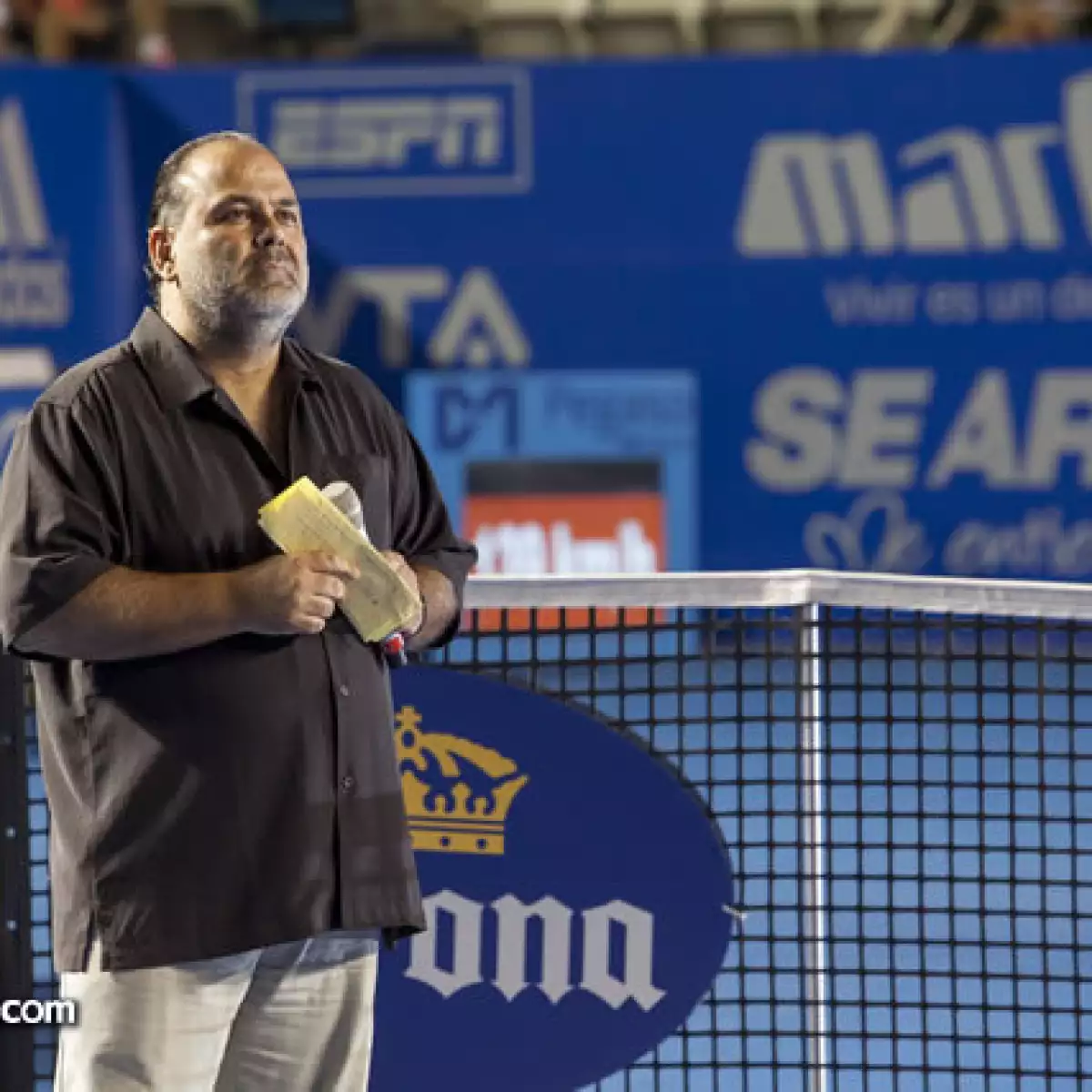 Alejandro Burillo recibe reconocimiento en Abierto Mexica...