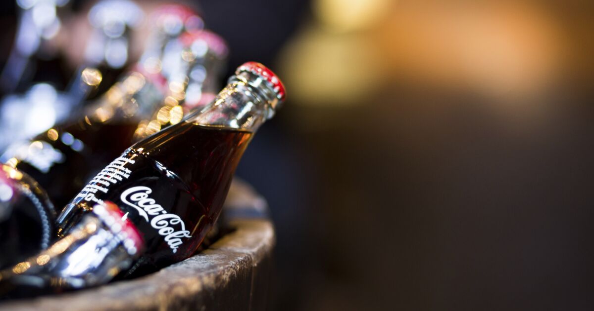 Coca-Cola promete reponer toda el agua que utiliza