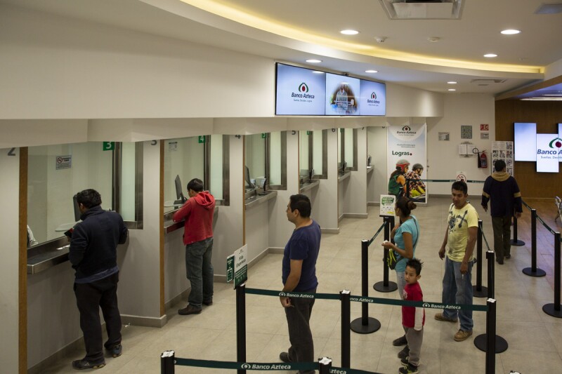 ¿Tienes cuenta en los bancos Azteca y Afirme? Esto te interesa