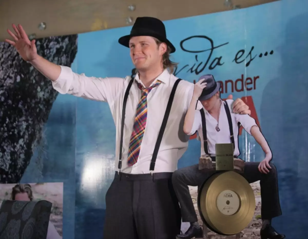 Alexander Acha quiere conquistar el mundo