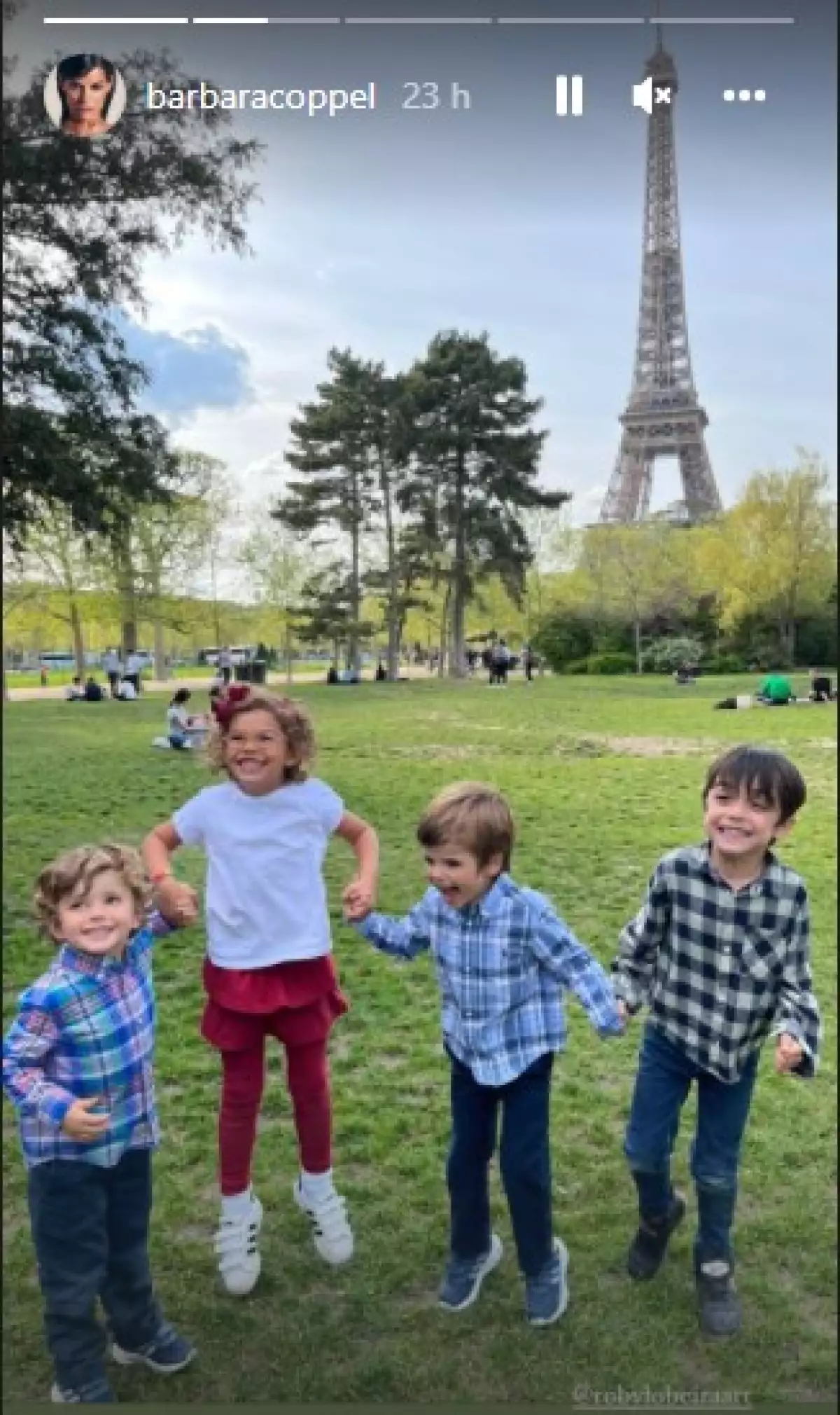 Bárbara Coppel festeja sus 44 años en París, al lado de su familia