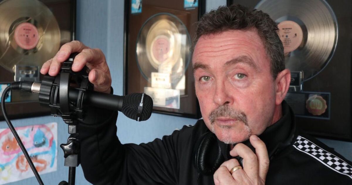 Muere a los 62 años, Tony Lewis, vocalista de The Outfield