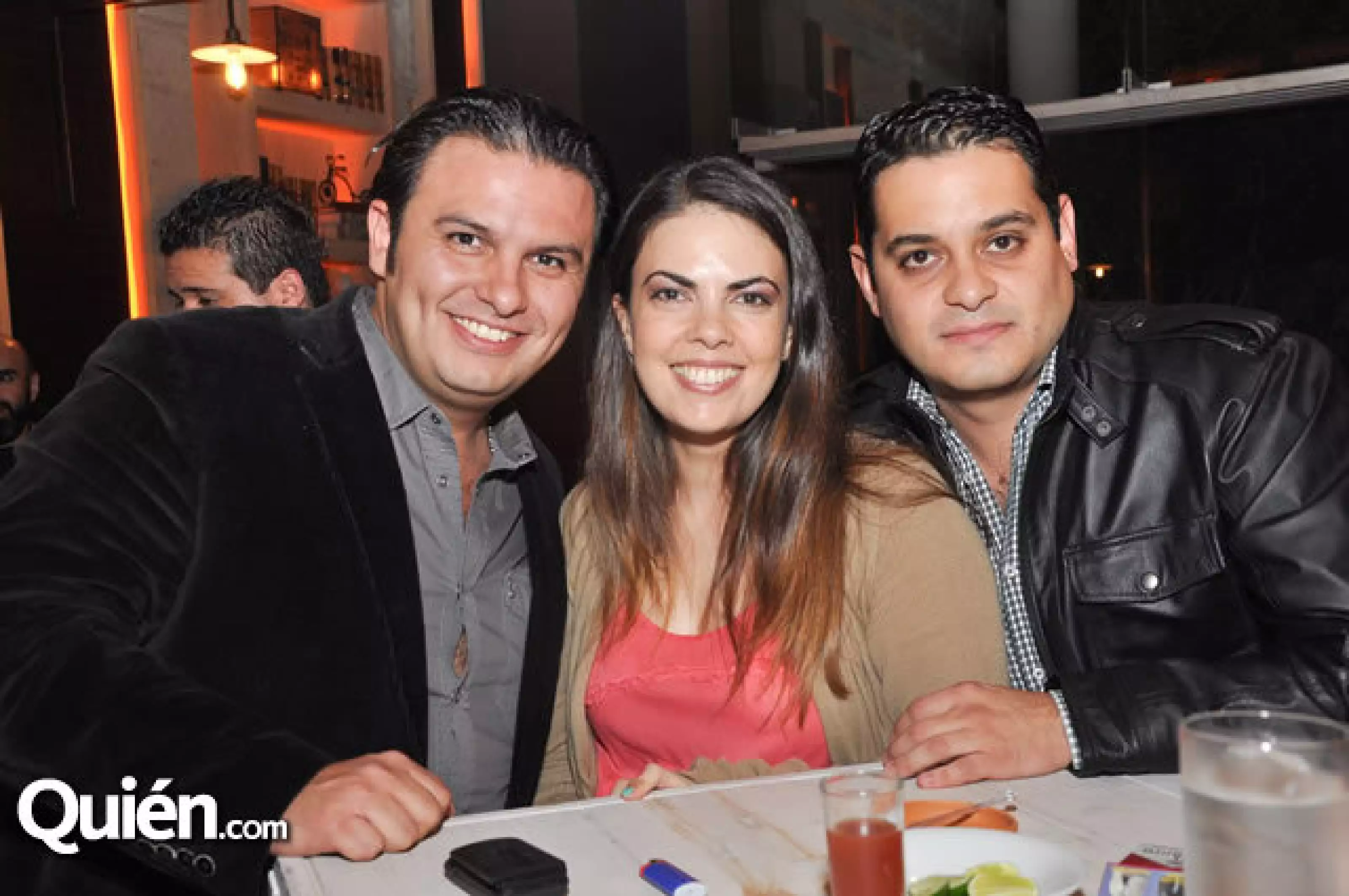Los hermanos Cuaik inauguran el `Nueve nueve´