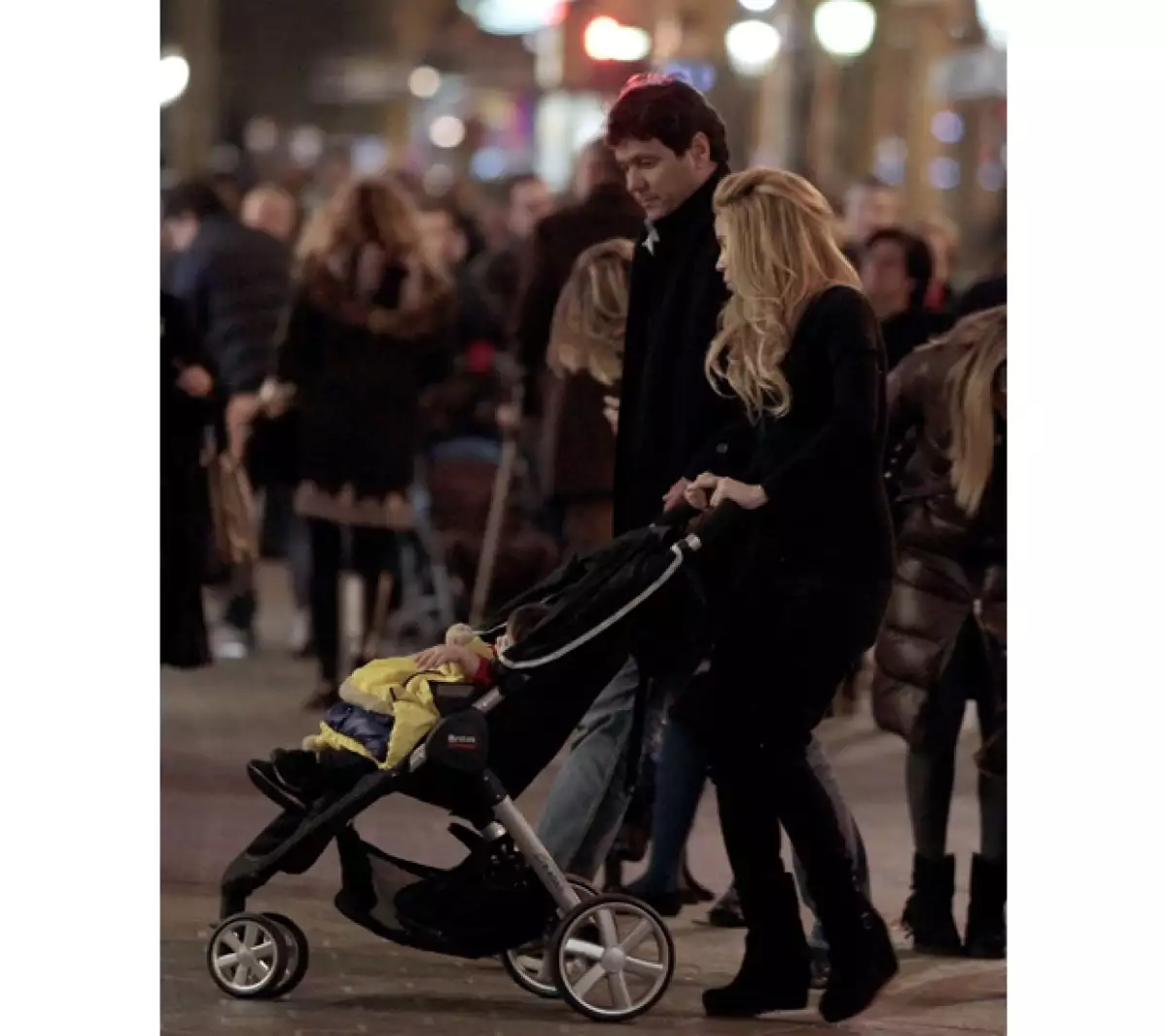 Shakira y Milan en su primer "christmas shopping"