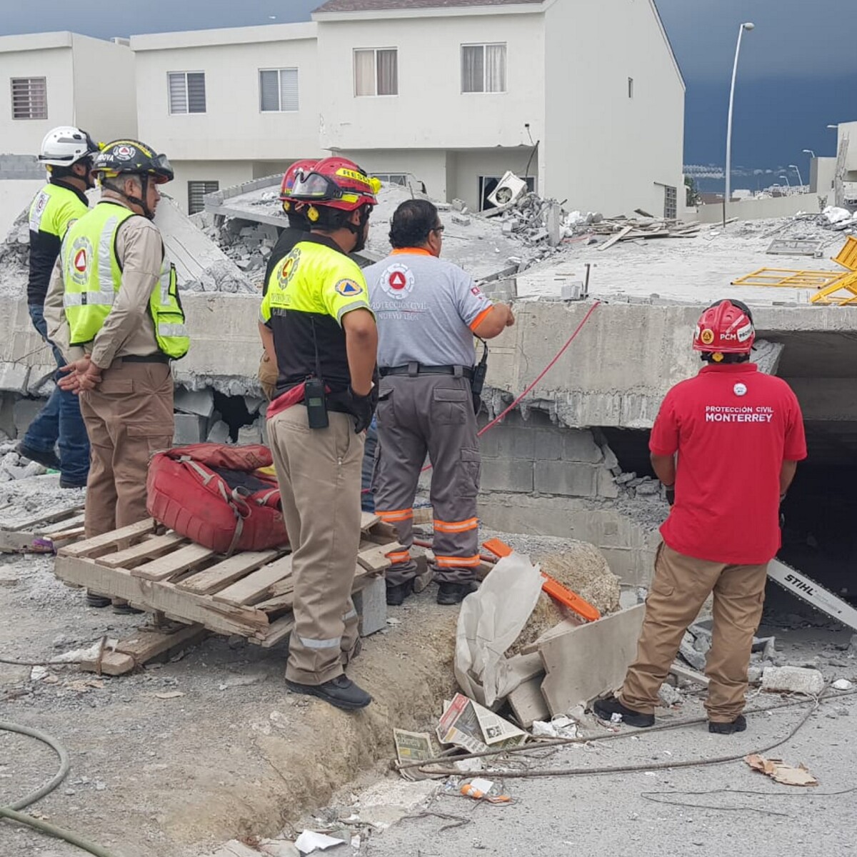 Derrumbe de construcción en Monterrey deja siete muertos