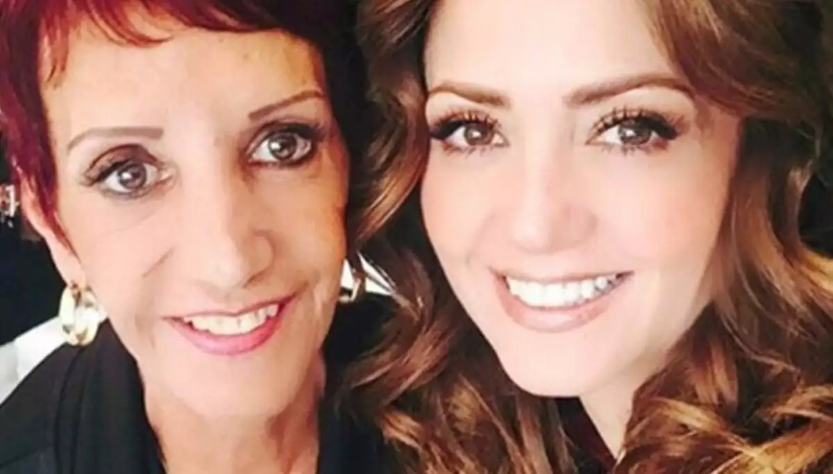 Andrea Legarreta recuerda a su mamá al celebrar a su papá en su ...