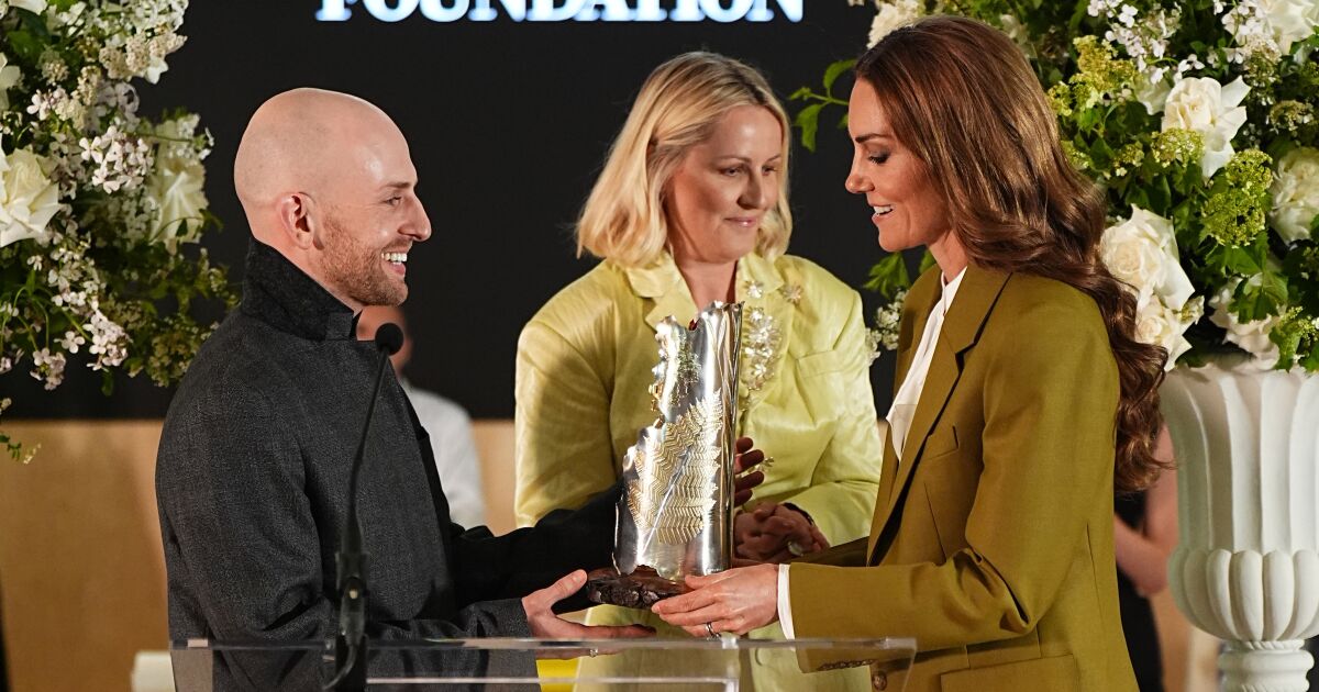 Kate Middleton entrega el Queen Elizabeth II Award for British Design