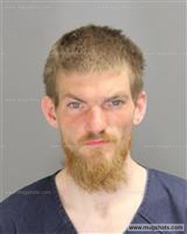 Eminem confronta y detiene a intruso que se metió a su casa