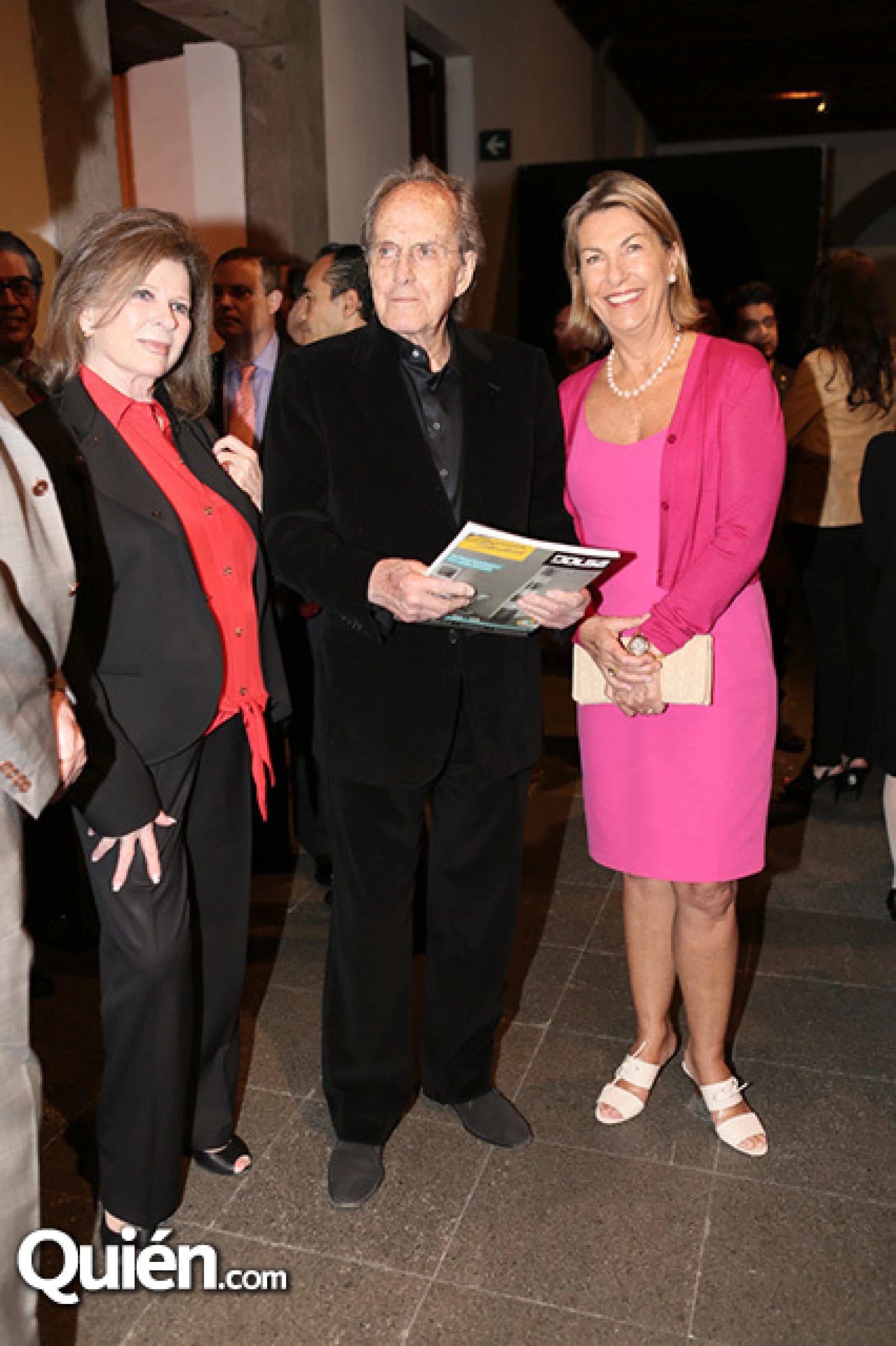 Homenaje a Teodoro González de León