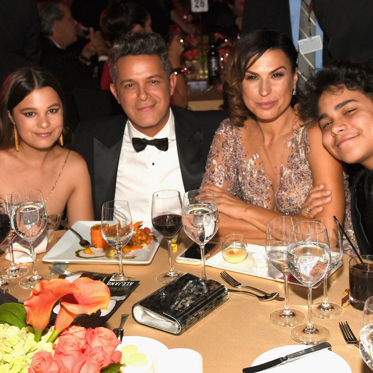 Como nunca, Alejandro Sanz es visto públicamente con sus dos hijos mayores