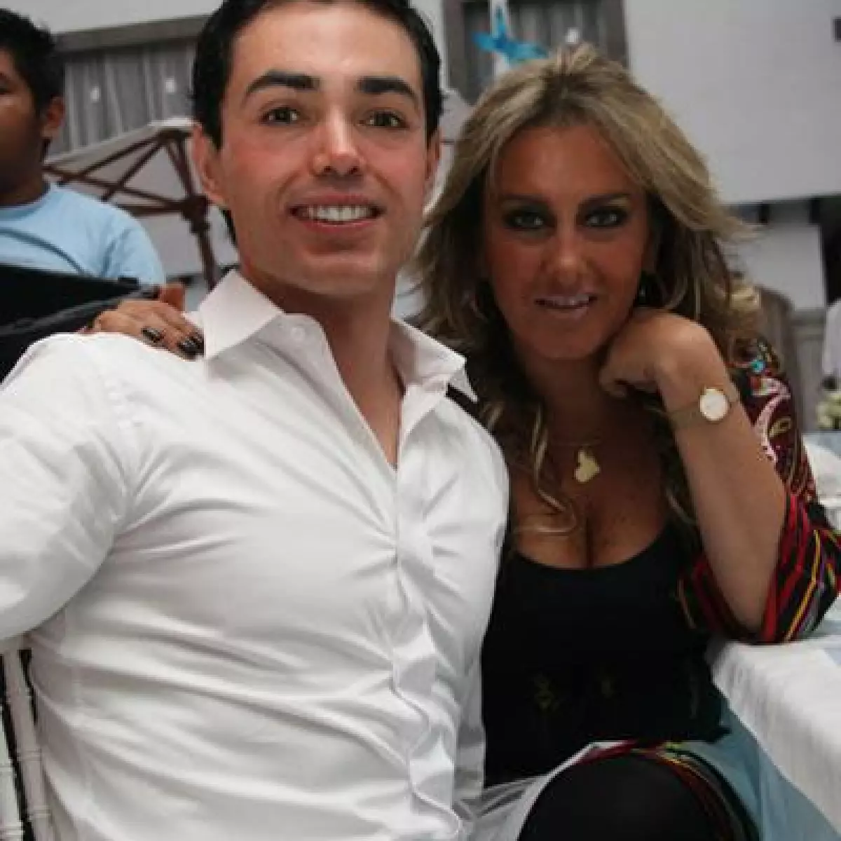 Ricardo y Alina Estrada bautizan a su hijo