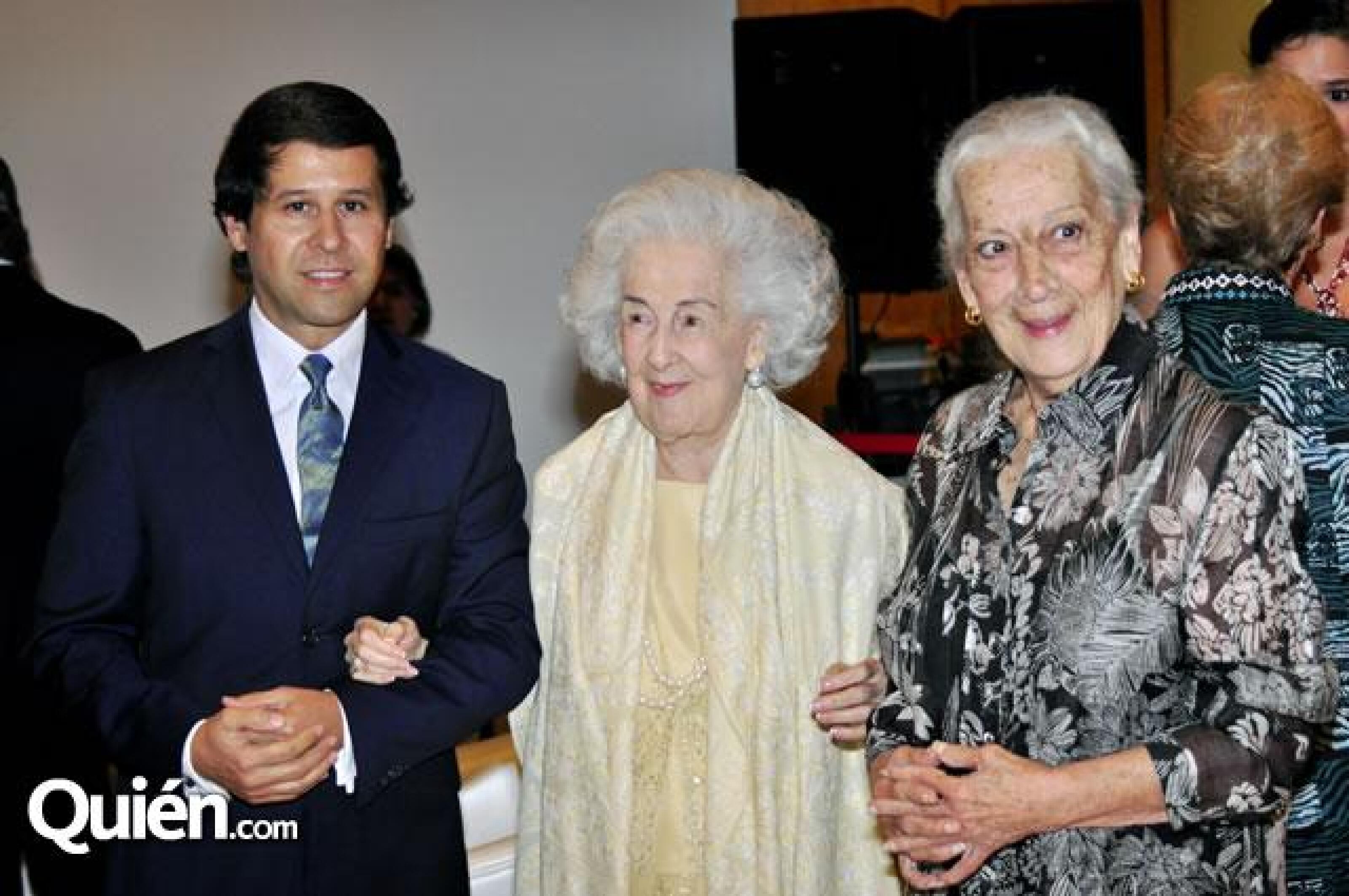 La familia González Sada inaugura Sala Marfiles