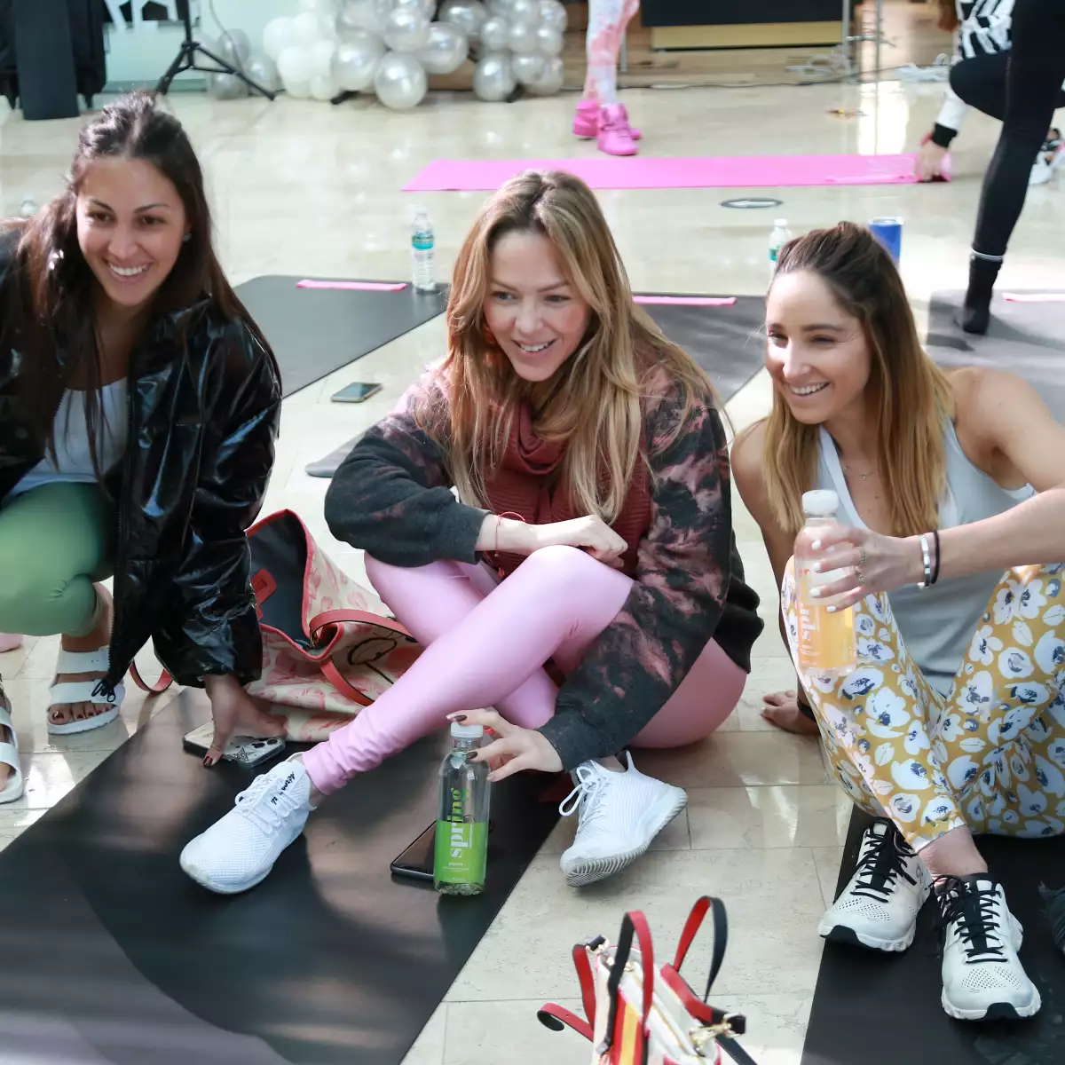 Alice Non Stop imparte clase de la mano de Asani