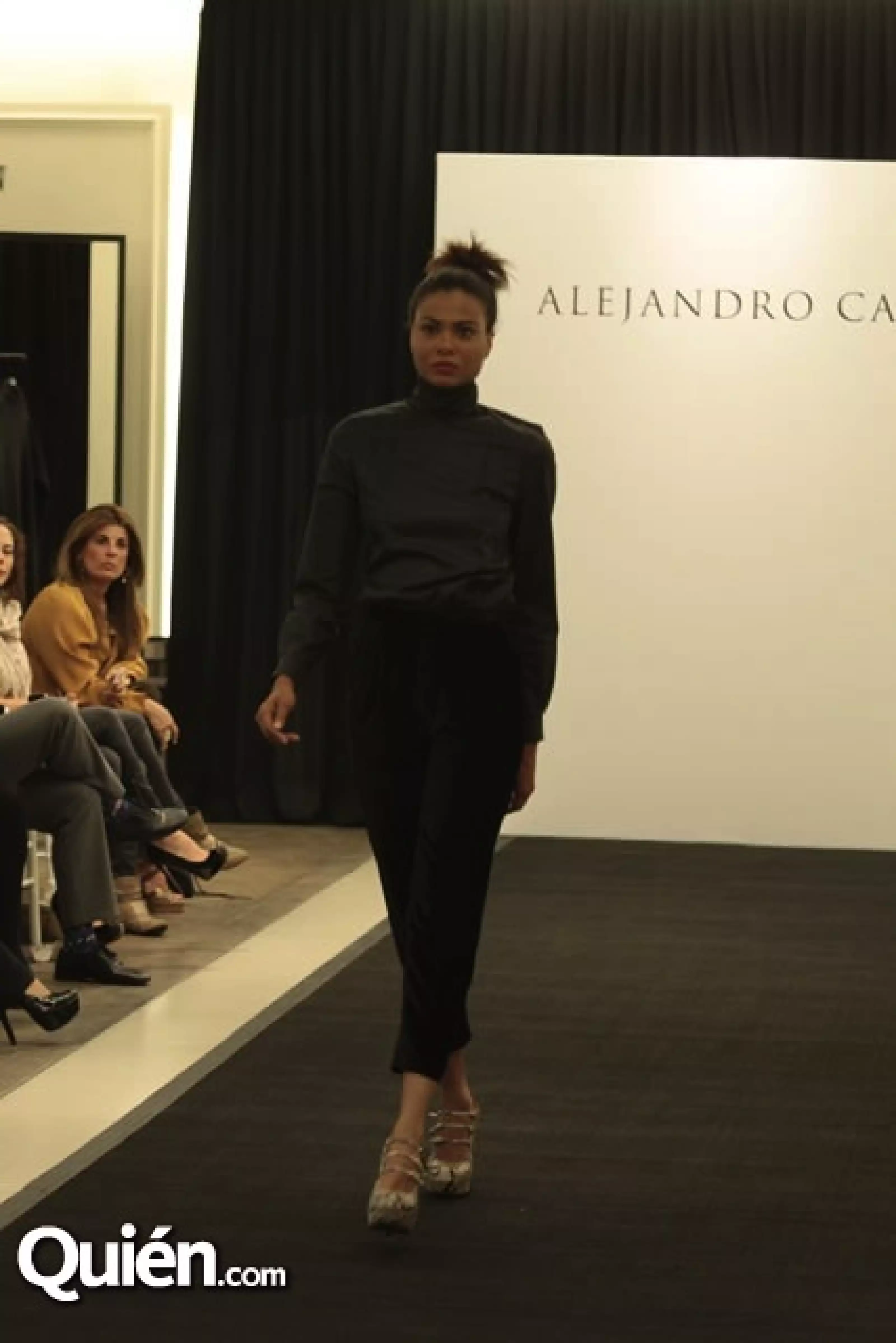 Alejandro Carlin presenta su nueva colección