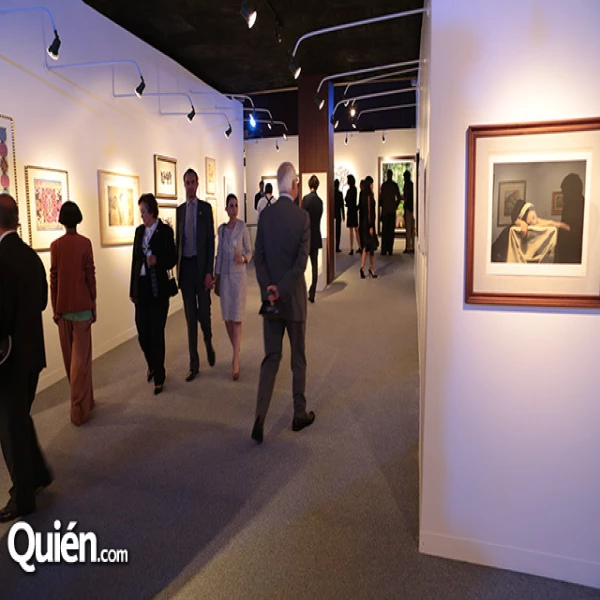 Amantes del arte reunidos en la subasta ARTESANA