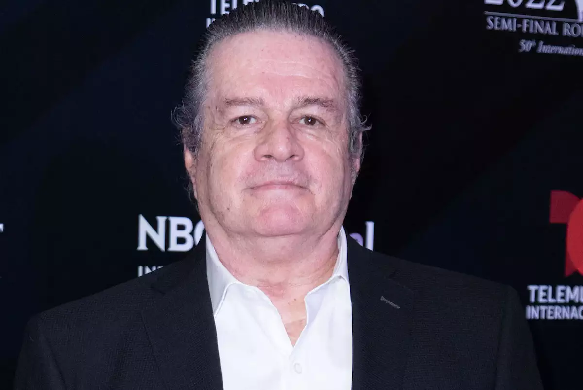 Alejandro Camacho presenta a su nueva novia