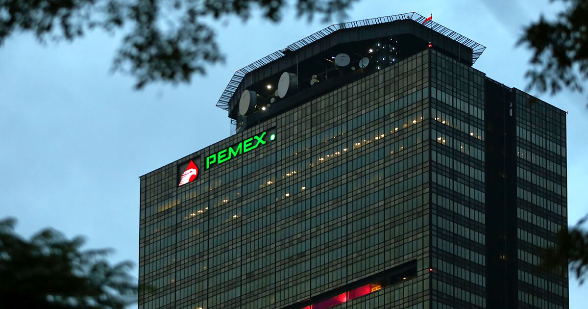Pemex se viste de los colores del arcoíris