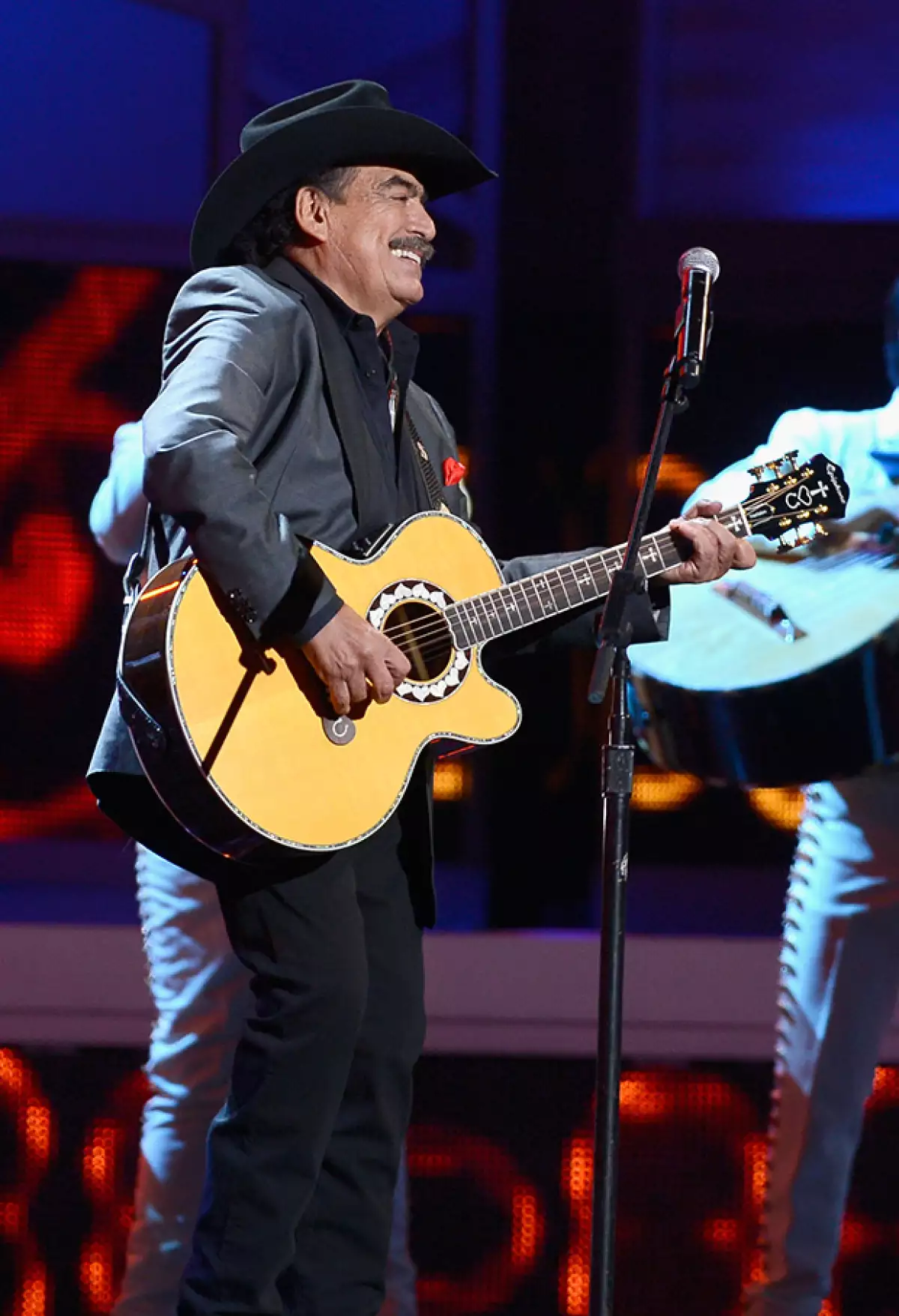 Las 12 canciones de Joan Sebastian que nunca olvidaremos