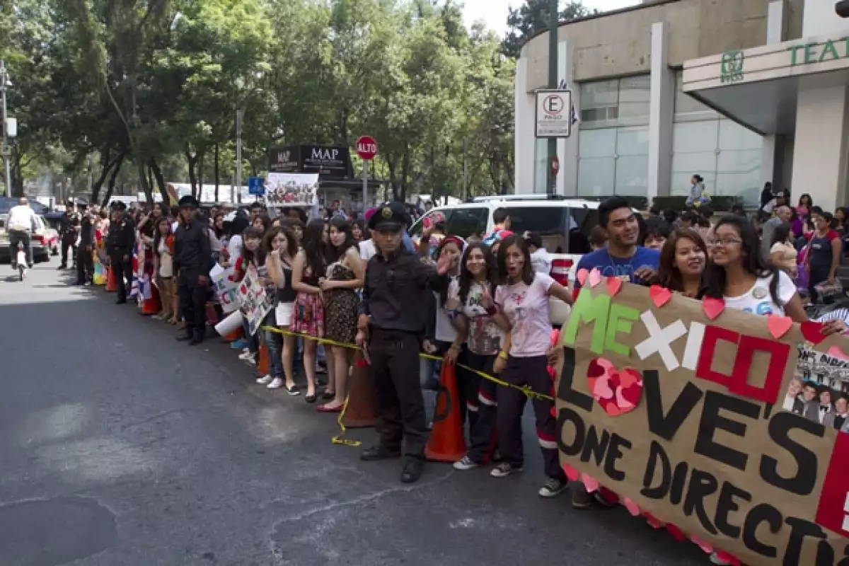 Fans mexicanas enloquecen por llegada de One Direction