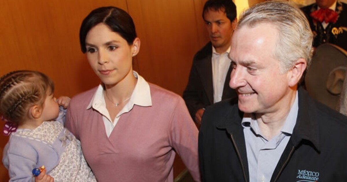 Santiago Creel será papá por sexta vez