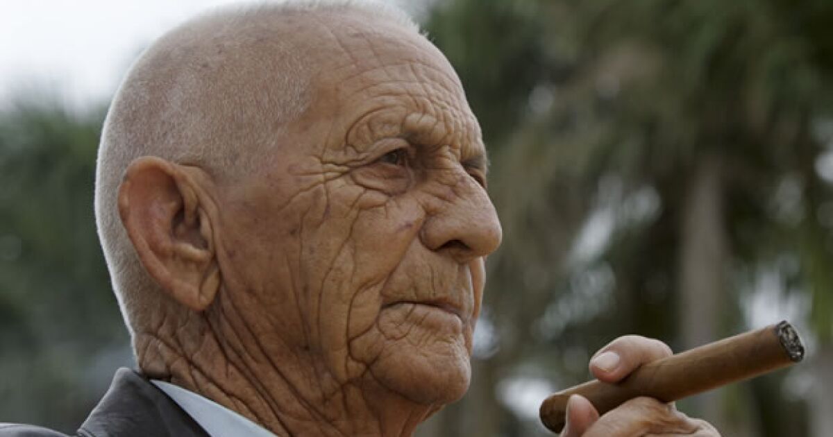 Alejandro Robaina, leyenda cubana del tabaco, muere a los 91 años