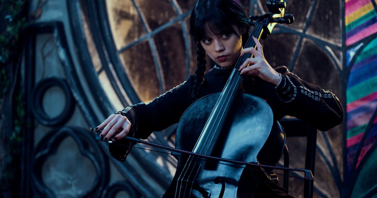 TRÁILER: Así luce el Tío Lucas en la serie 'Merlina'