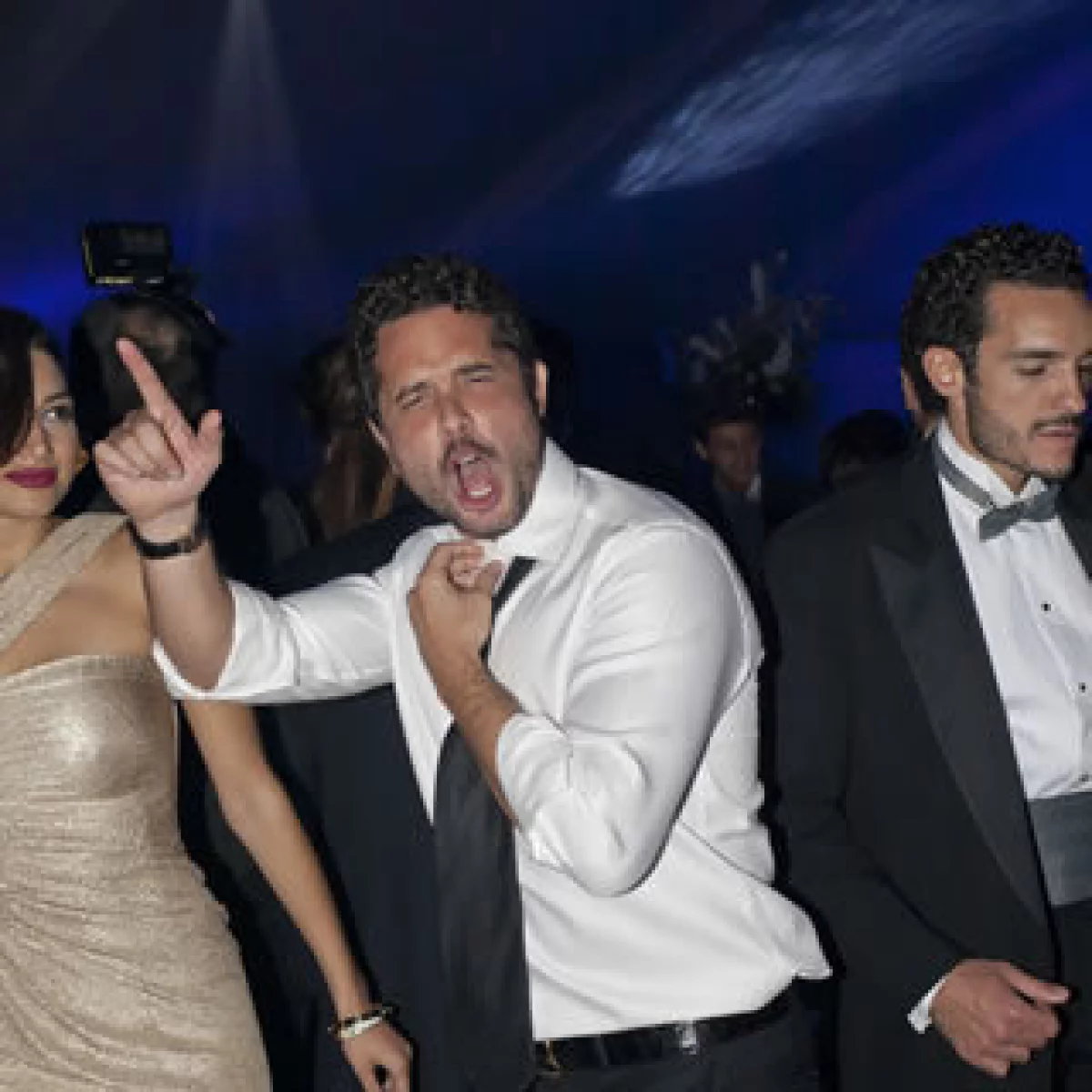 Unen sus vidas Mónica Argüelles y Alejandro Negrete