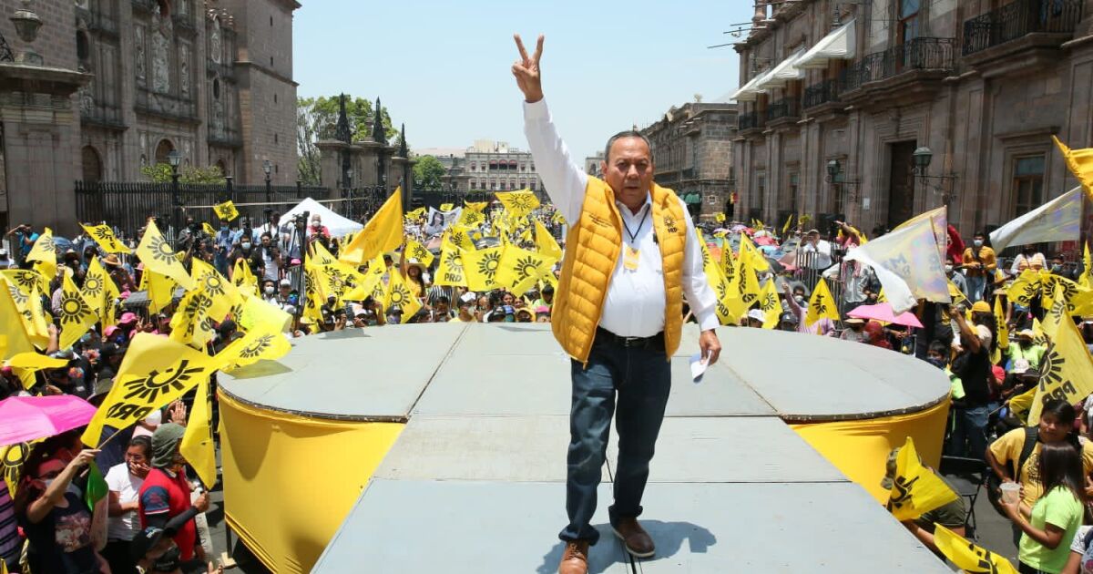 El PRD cumple 32 años y, en lugar de fiesta, lucha por conservar su ...