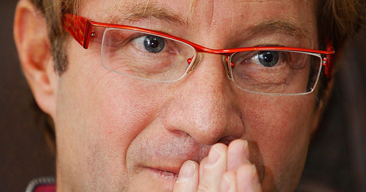 Hablamos con una sobreviviente de la violencia sexual de Andrés Roemer