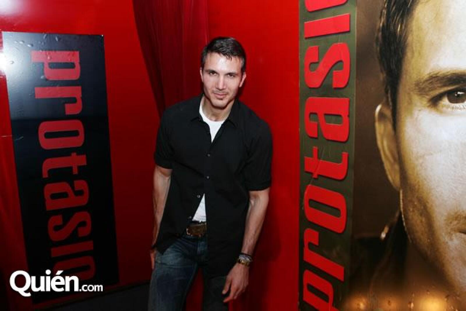 Protasio presentó su disco su video `Amor en Fuego´