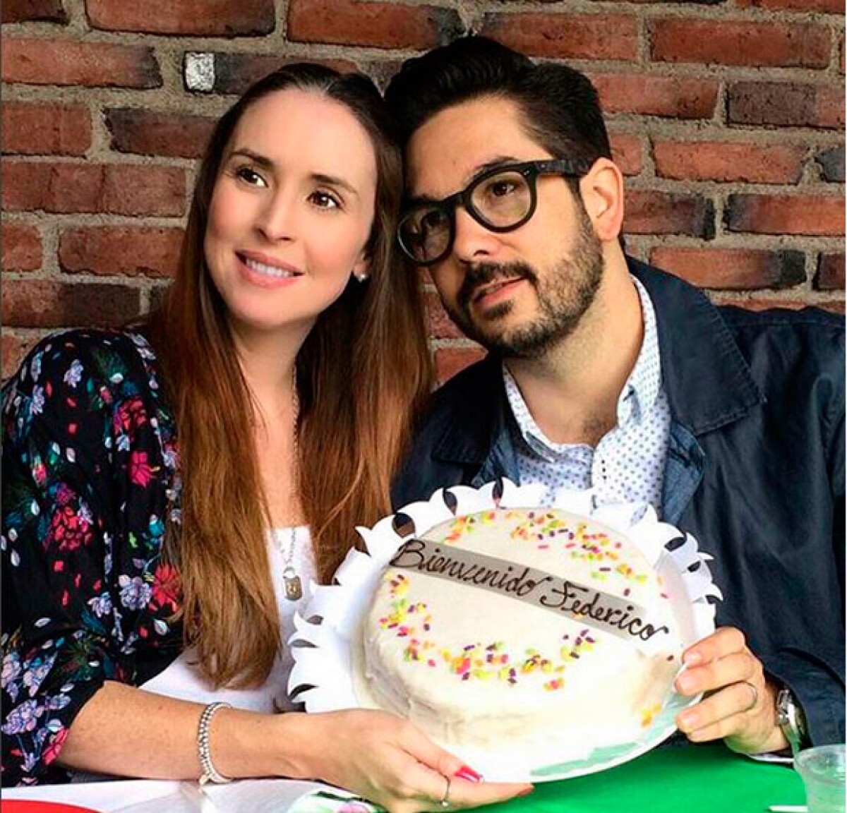 A una semana de su nacimiento, Andrea Torre presenta a su bebé