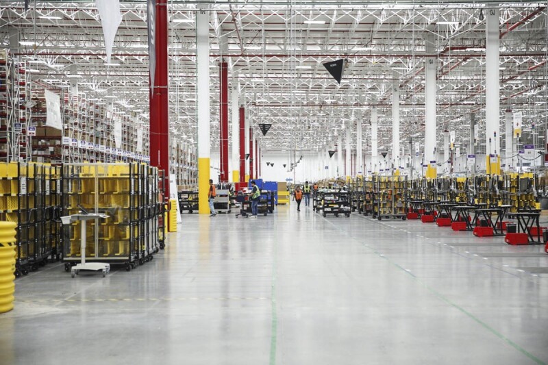 Amazon inaugura su centro de distribución en México