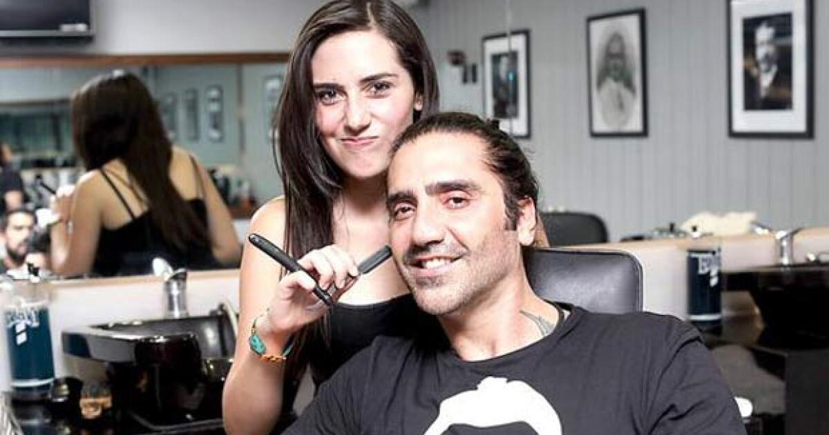 FOTOS: Alejandro Fernández es finalmente afeitado por una fan