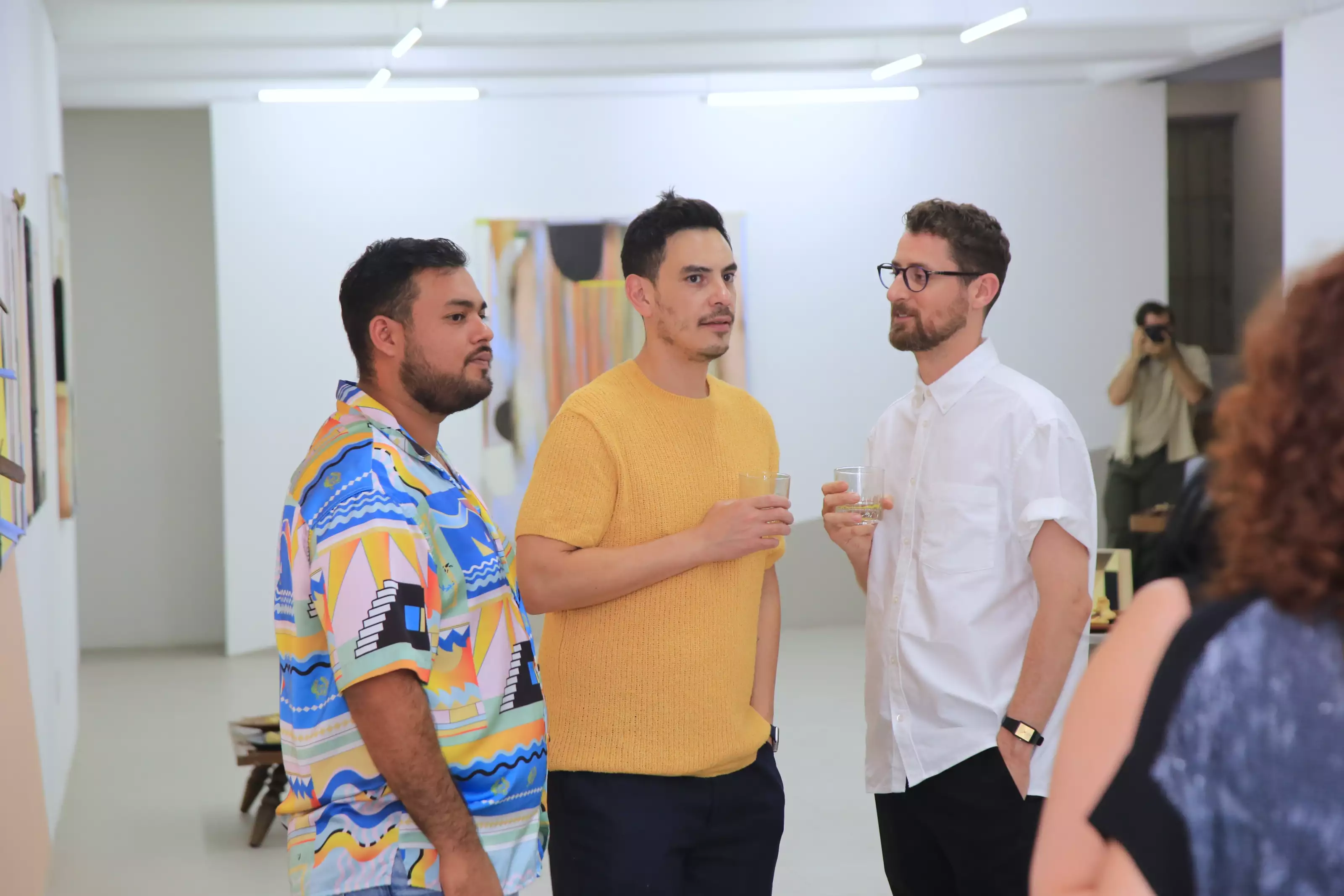 Karen Huber, Enrique Norten y Luis Hampshire en el opening de Cuerpo Vasija