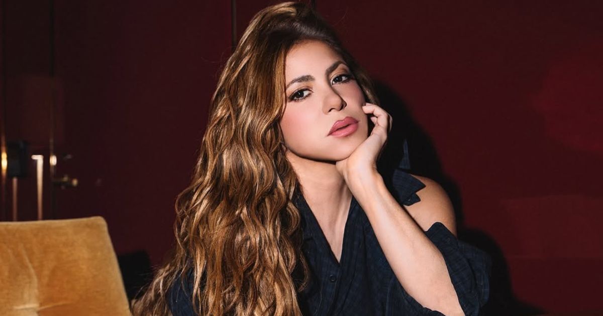 Shakira celebra los 30 años de 'Pies Descalzos', el álbum que la lanzó ...