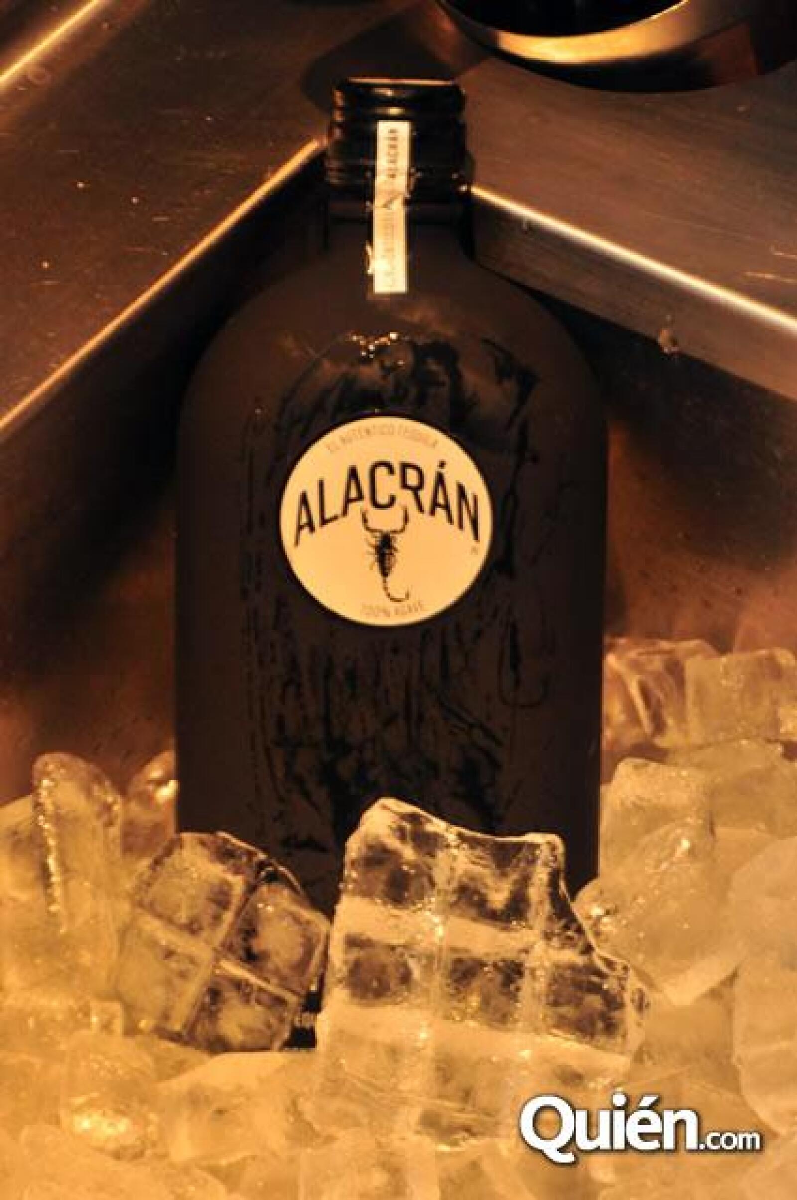 Ernesto Ibarra y Liliana Sada presentan tequila en Monterrey