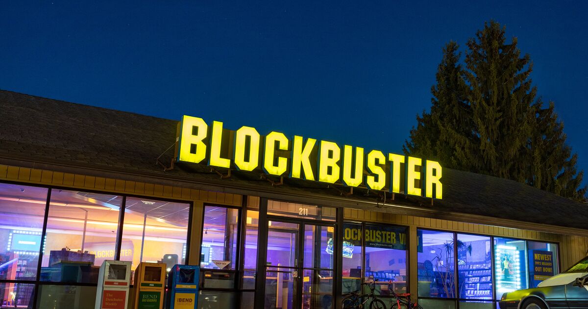 Puedes dormir en el último Blockbuster del mundo gracias a Airbnb