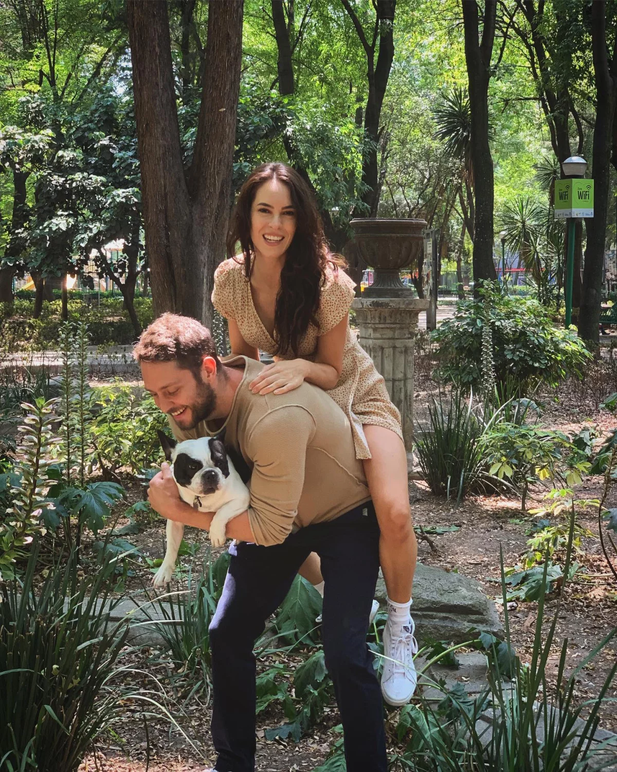 Christopher Uckermann anuncia romance con actriz y modelo