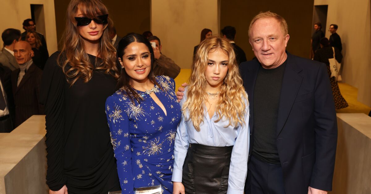 La familia Pinault coordina sus looks en el desfile de Gucci