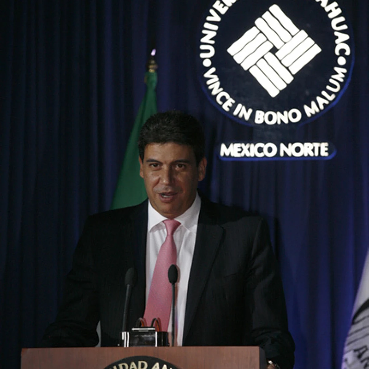 Arturo Elías Ayub premio al líder del año