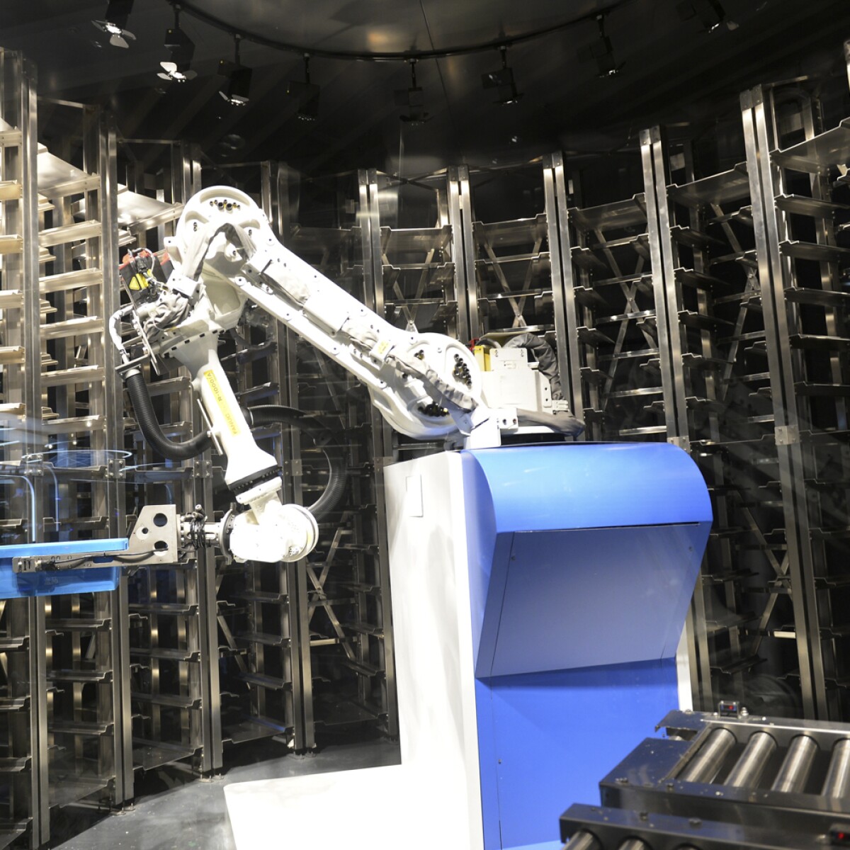 Adiós meseros. En este restaurante un robot te prepara y sirve tu comida