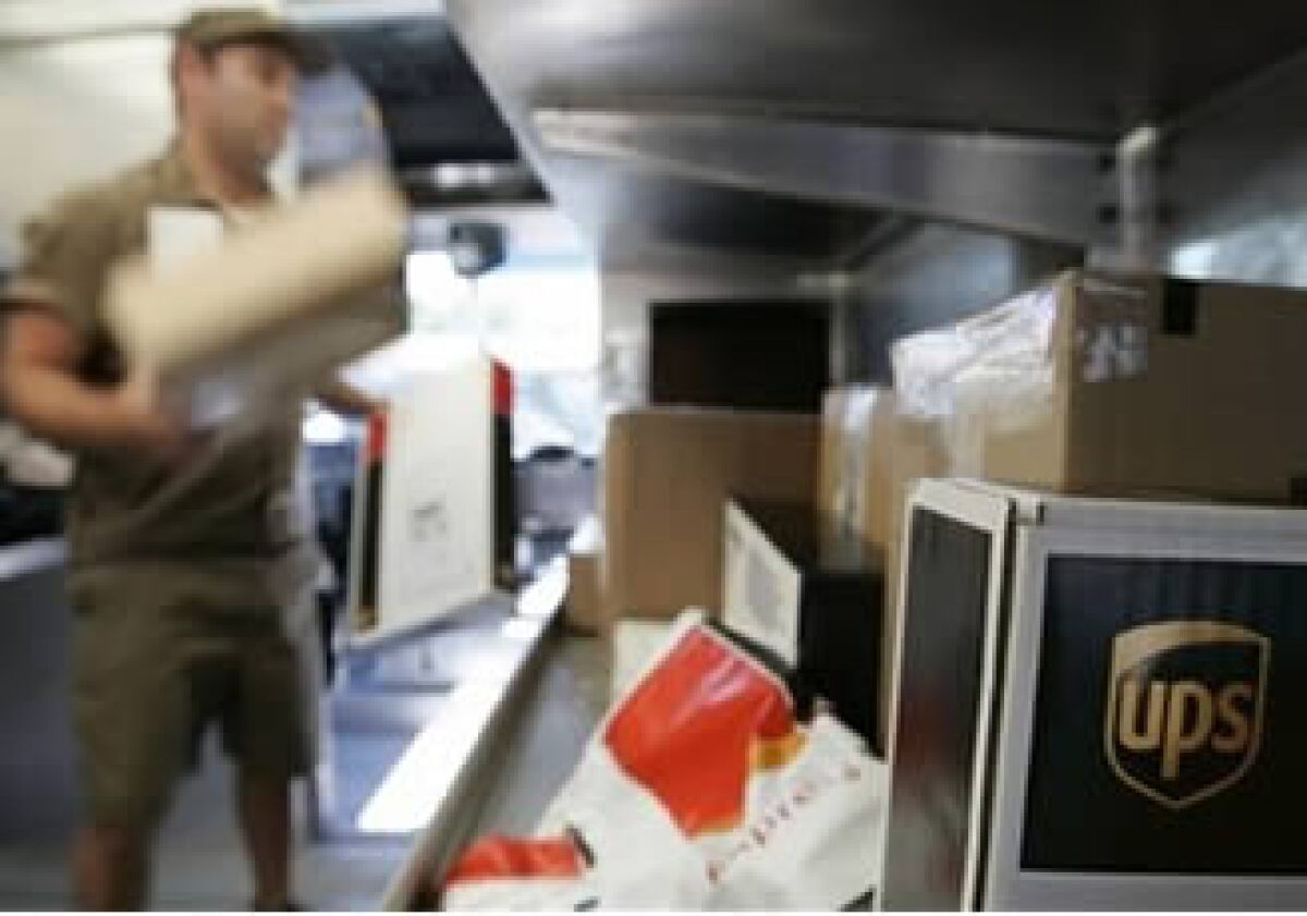 UPS recortará 1,800 empleos