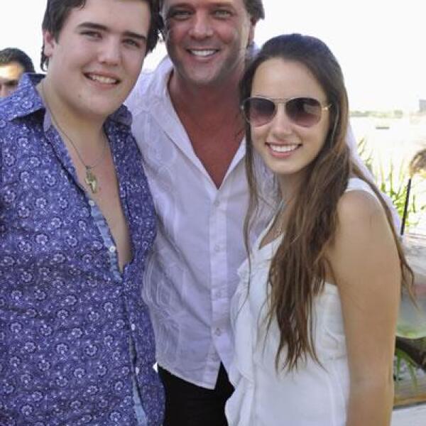 René Strickler en Pool Party