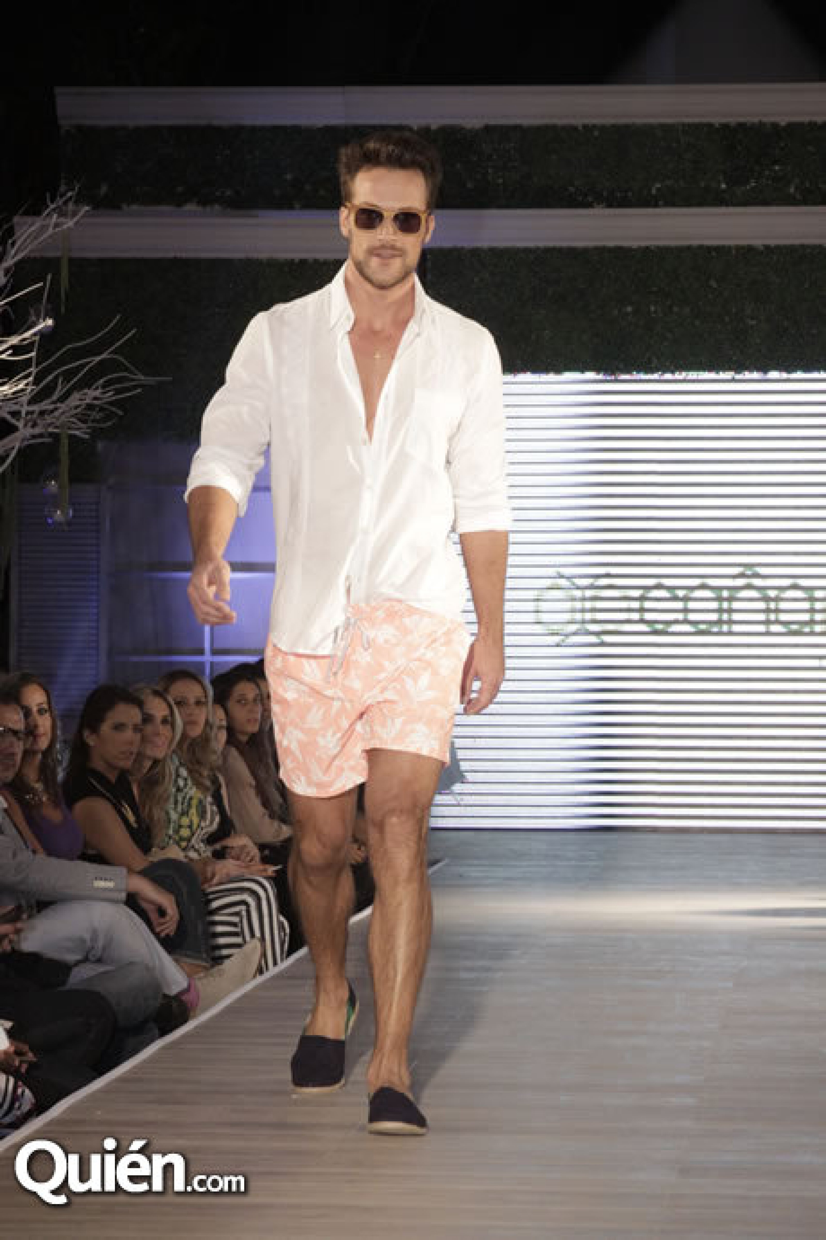 Pequeñas desfilan en el fashion show de Park Plaza