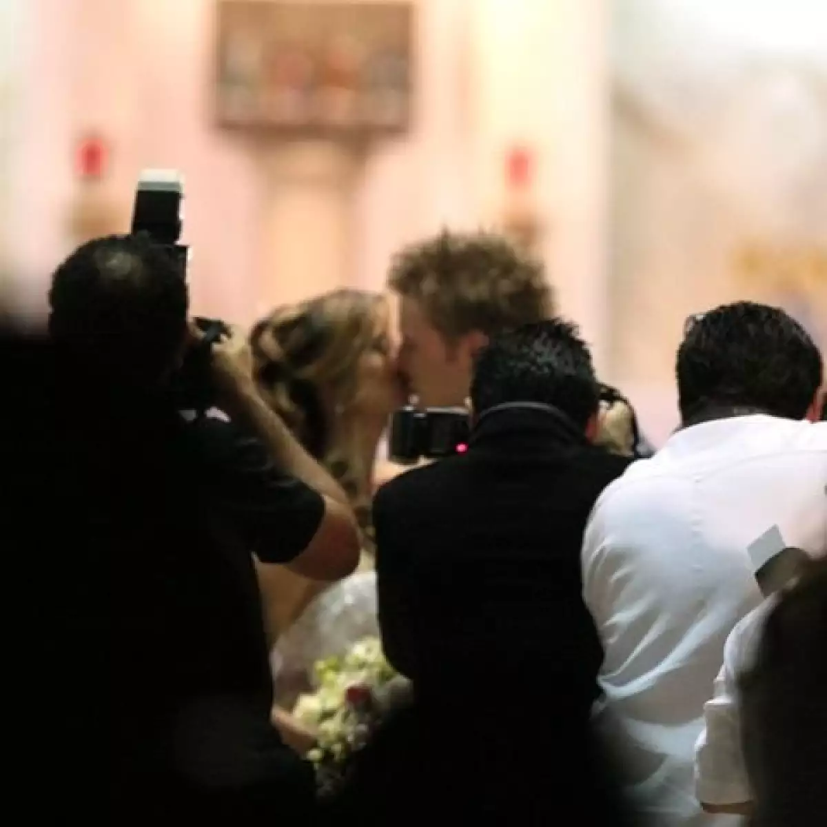 Se casan Alexander Acha y Christiane Burillo