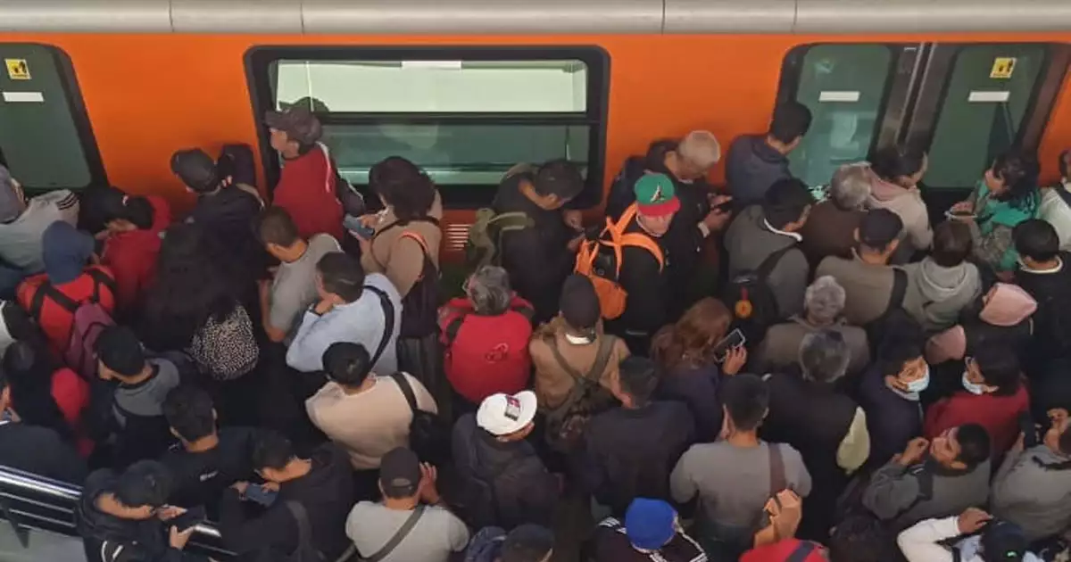Falla tren en la Línea 12 del Metro y genera caos entre los usuarios