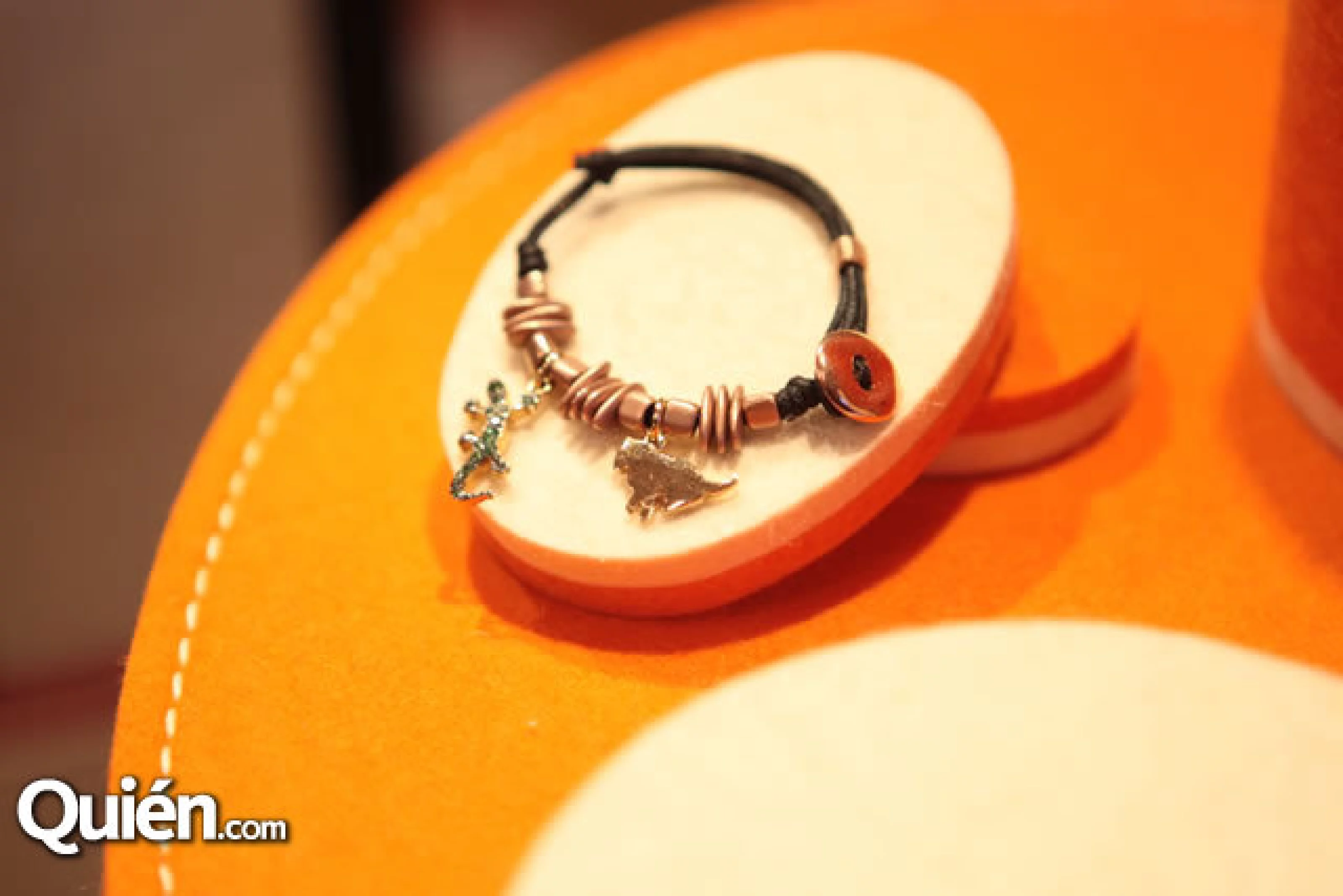 Emilio Azcárraga y Sharon Fastlich en presentación de joy...