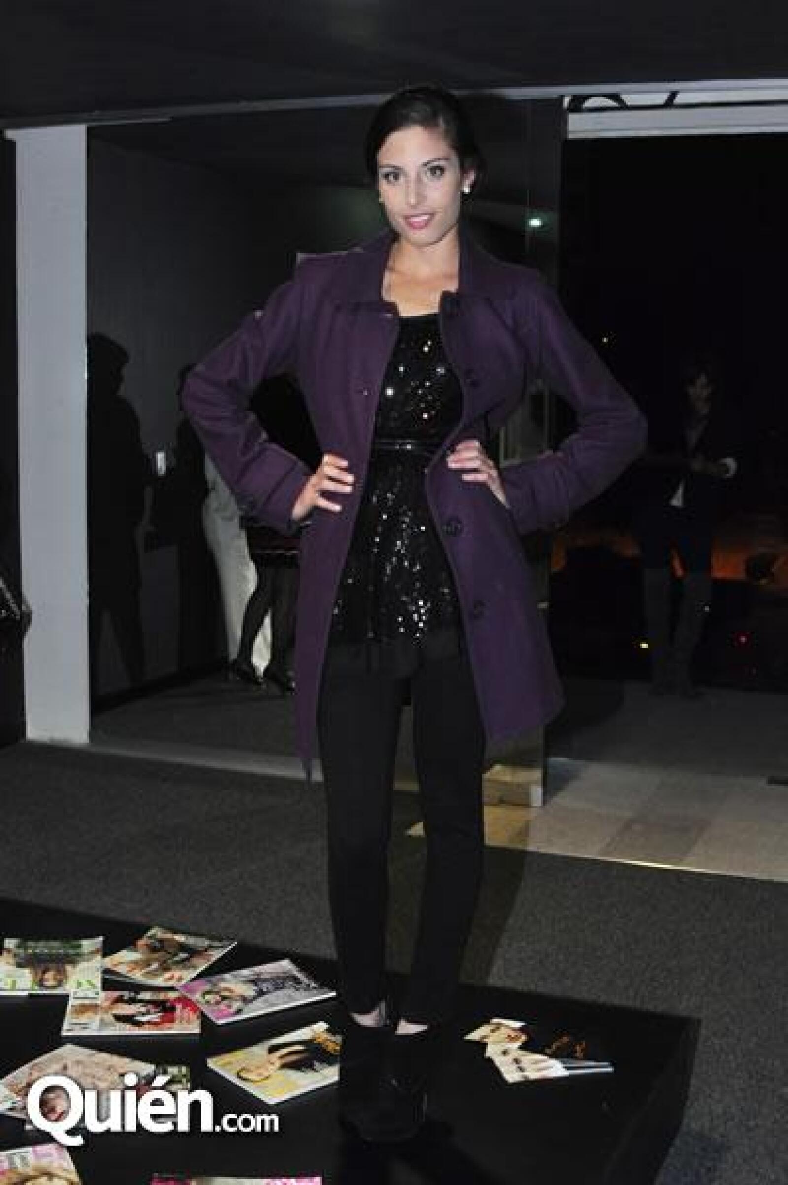 Anda Petrescu tiene tienda de modelaje en MTY